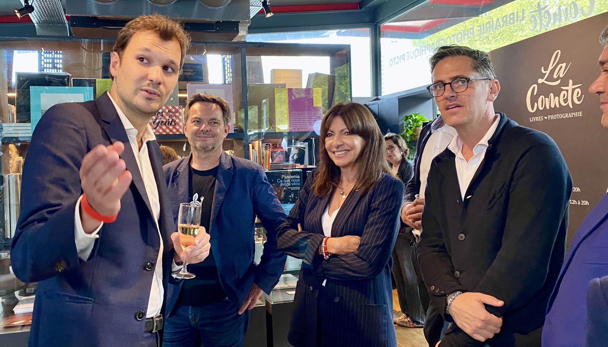 Inauguration de la librairie la Comète au Quai de la Photo - Picto